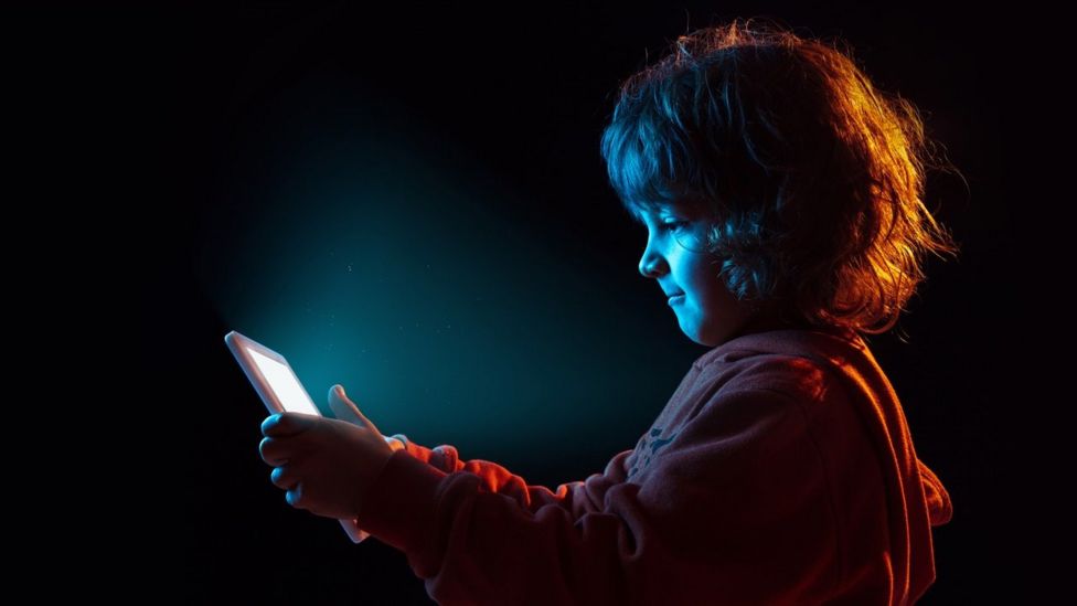Google lets parents remove children from image-search results - BBC News