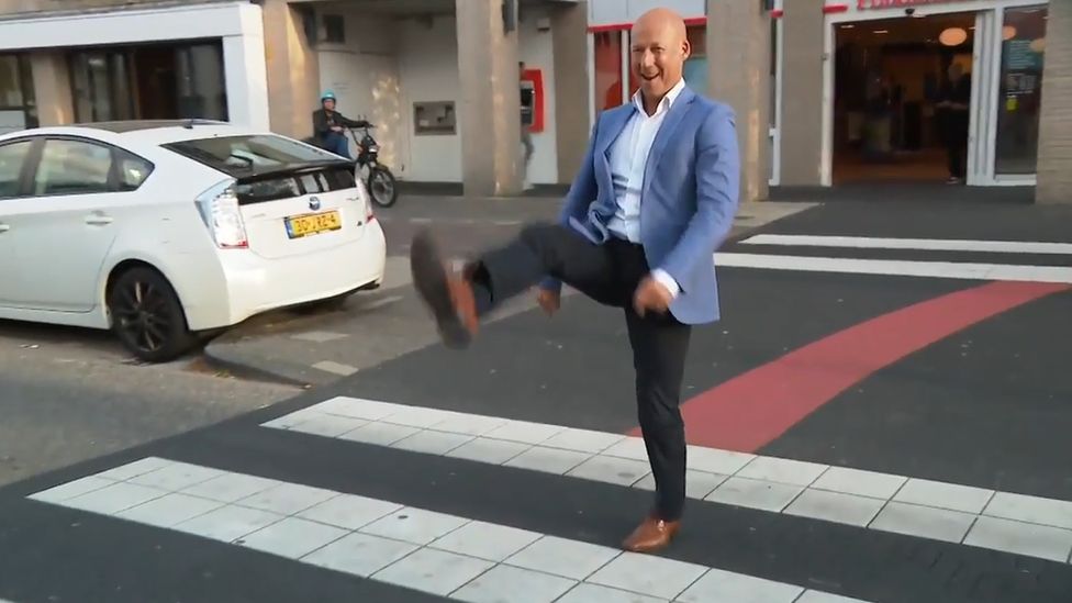 Dutch 'silly walks' crossing is a hit - BBC News