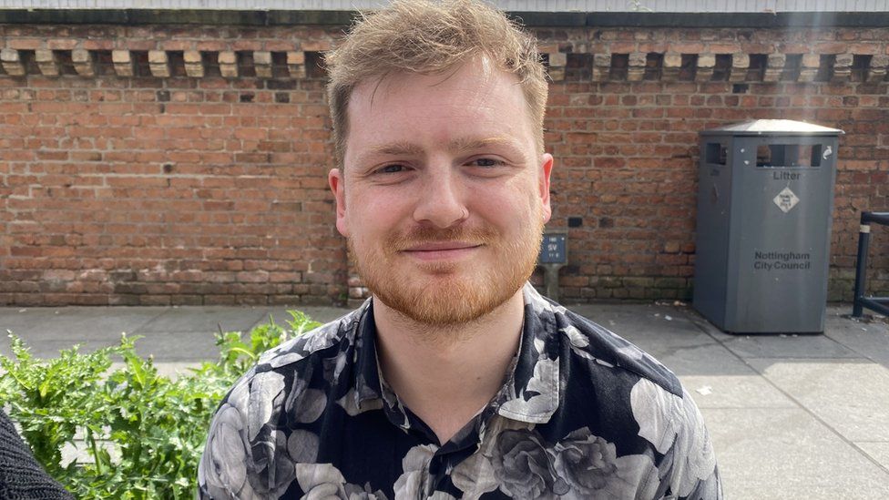 Nottingham bus passengers welcome £1.8m funding boost - BBC News