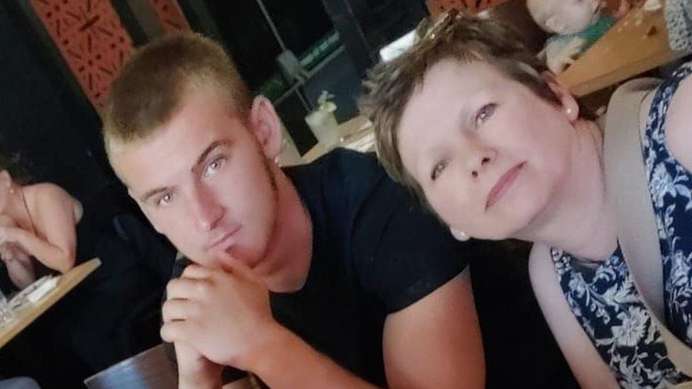 Council ask Ben Moncrieff's mother to remove memorial - BBC News