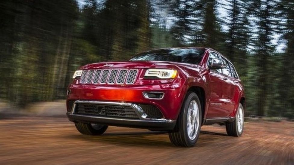 Hacked Jeep USB update criticised - BBC News