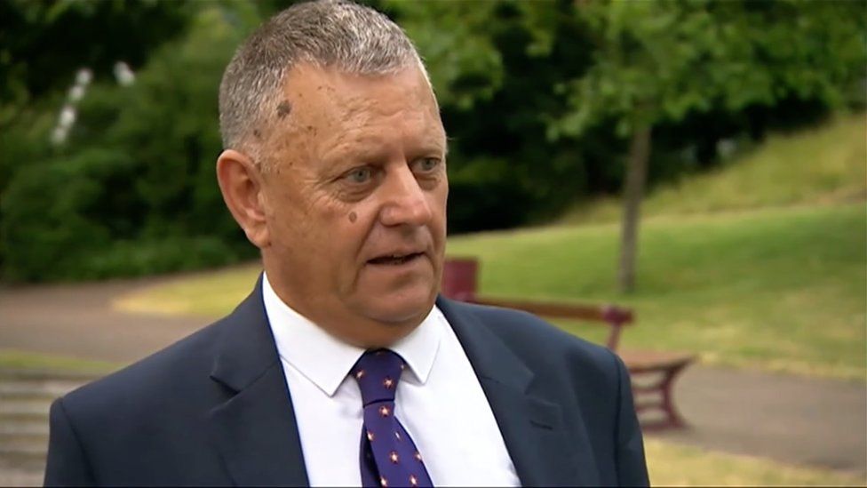 Forbury Gardens victims' memorial unveiled three years on - BBC News