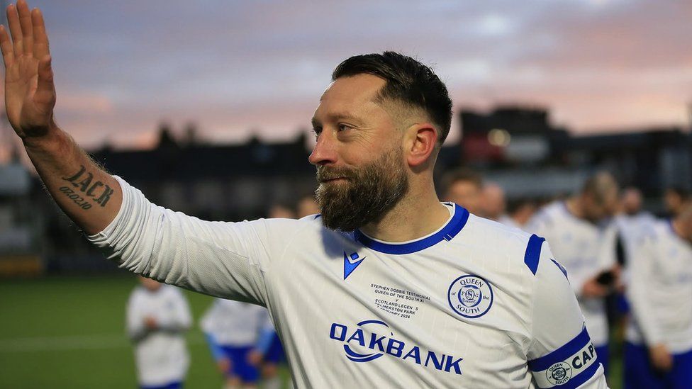 Stephen Dobbie: Fans bid farewell to Queen of the South favourite - BBC ...