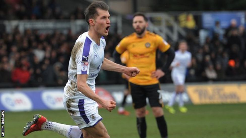 Dan Potts: Luton Town left-back signs new three-year contract - BBC Sport