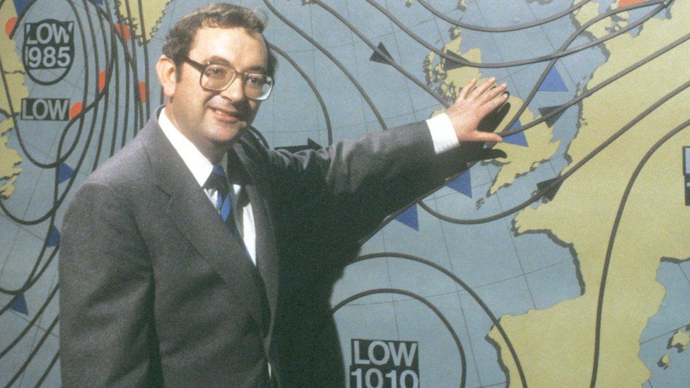 Weatherman Ian McCaskill dies, aged 78 - BBC News