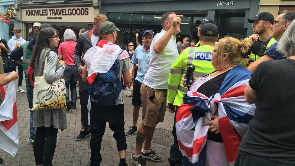 EDL protests in Worcester cost £100k to police - BBC News
