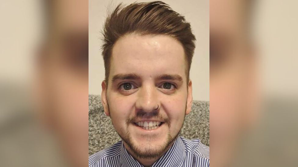 Kyle Zybilowicz 'murdered with knife and scissors' in flat - BBC News