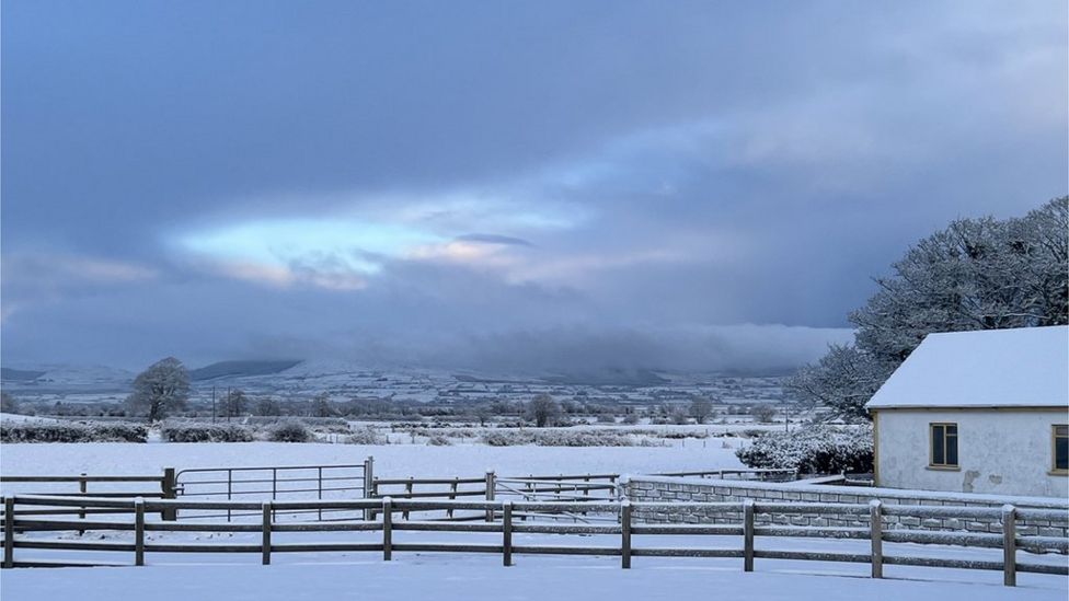 In pictures: Freezing weather hits Northern Ireland - BBC News