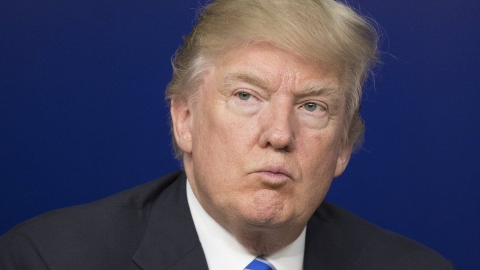 How many pro-Brexit comedians are there? - BBC News