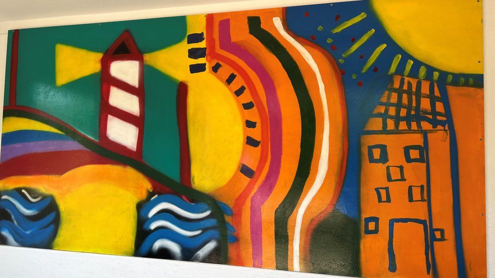 Cornwall students graffiti 'dull and boring' railway station - BBC News