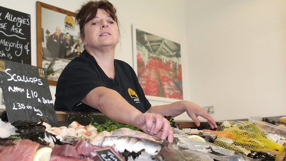 Newlyn fish expert is first UK female master fishmonger - BBC News