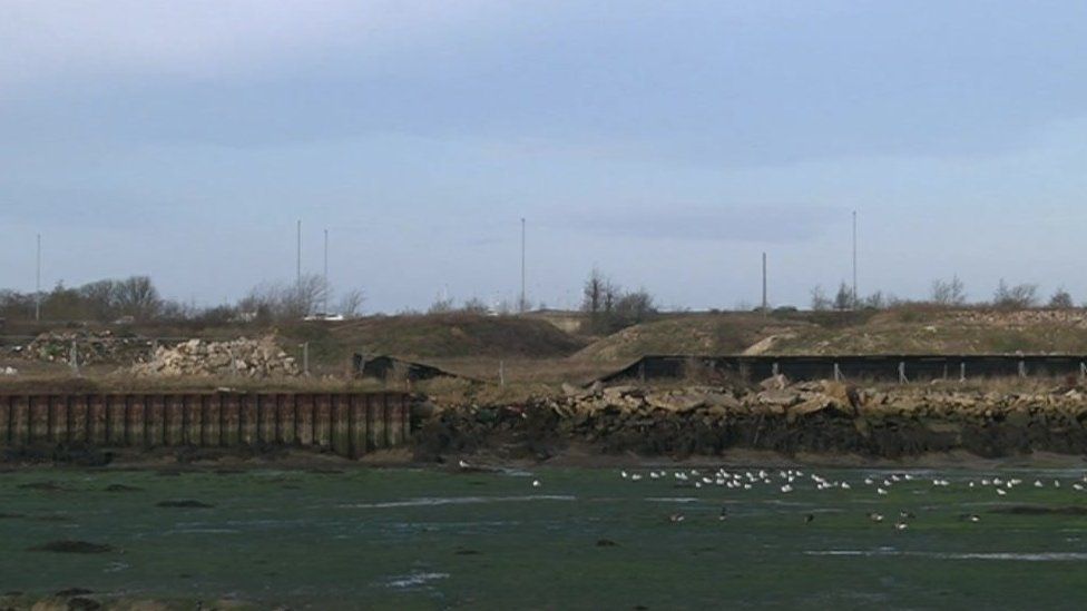 Portsmouth Tipner East housing plans on hold over flood fears - BBC News