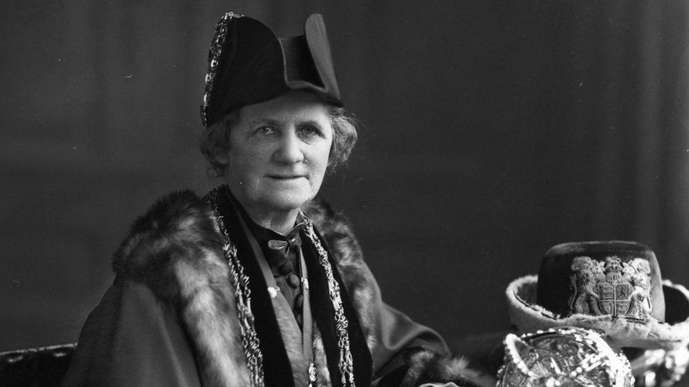 Lord Mayor title puts women off job, says York councillor - BBC News