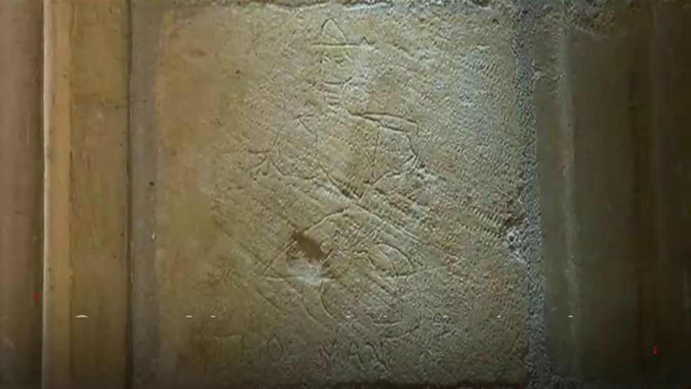 Hadrian's Wall Roman graffiti: 1,800-year-old markings recorded - BBC News