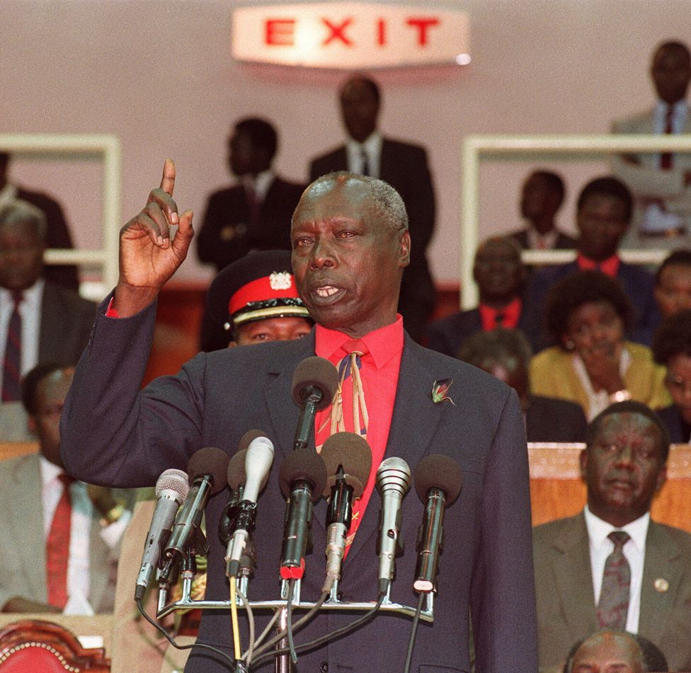 Daniel arap Moi: Life in pictures - BBC News