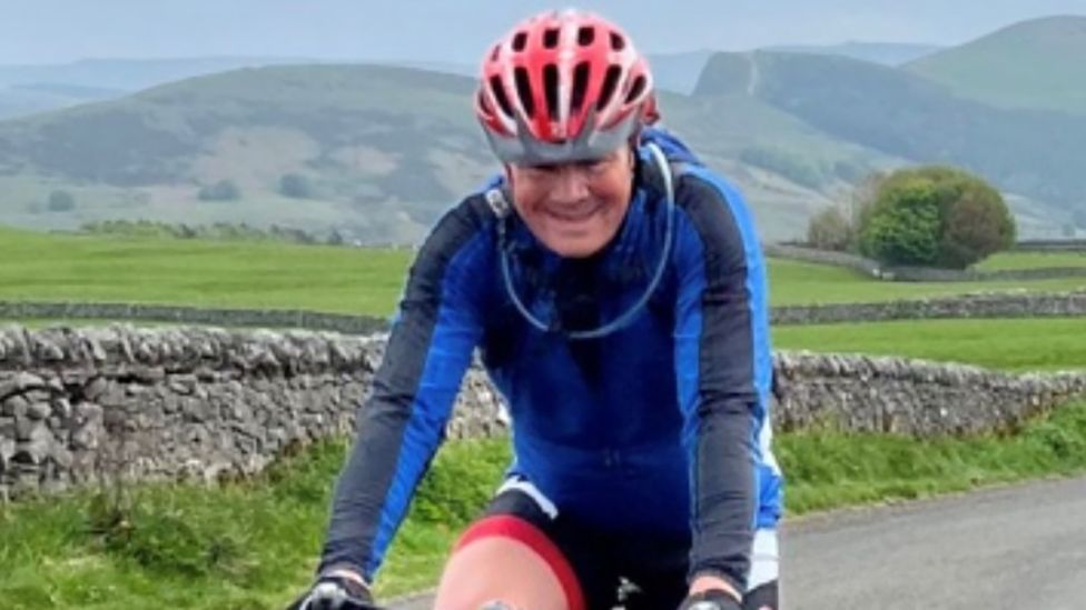 Suspended sentence for driver who killed cyclist in Sheffield - BBC News