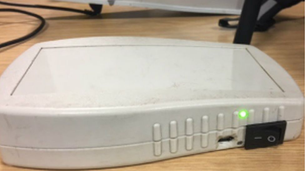 Car theft 'relay' devices seized in Birmingham - BBC News