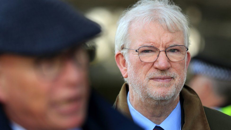 Russell Bishop: Murder trial jury retraces girls' steps - BBC News