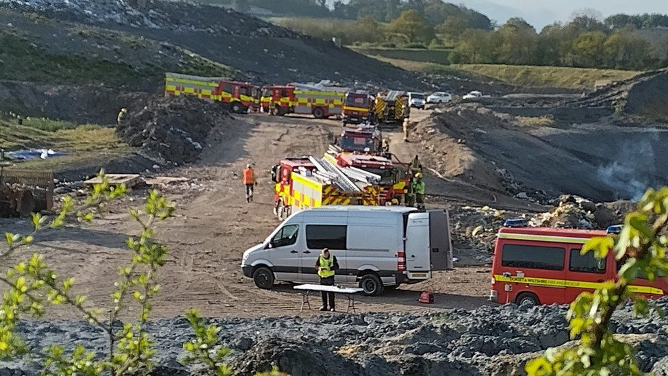 Fire breaks out at Compton Bassett landfill site - BBC News