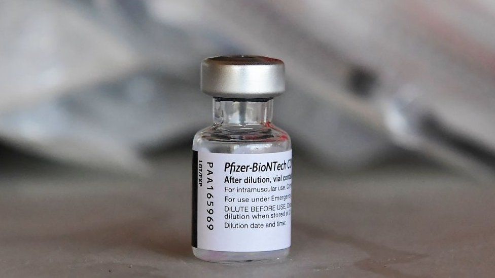 Pfizer becomes first Covid vaccine to gain full FDA approval - BBC News Pfizer becomes first Covid vaccine to gain full FDA approval - BBC News