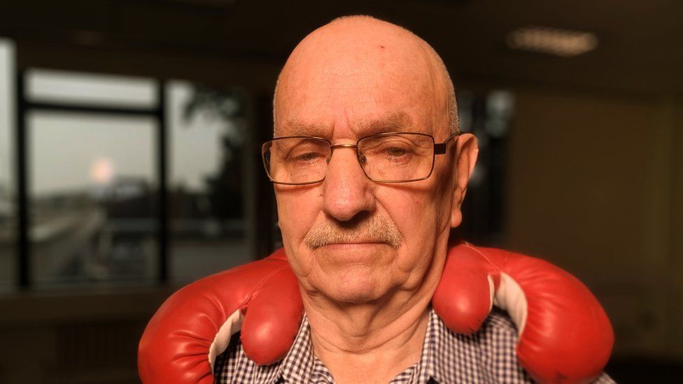 Cardiff mugger pleads guilty after victim, 77, fights back - BBC News