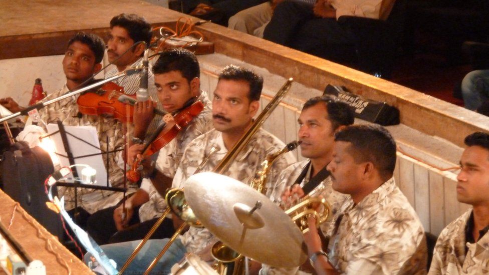 Why a Goan singing contest is hitting the wrong notes - BBC News