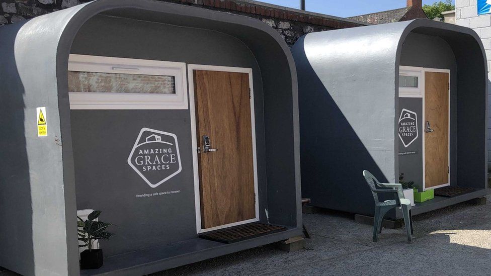 Spare bedroom volunteers wanted to help homeless people - BBC News