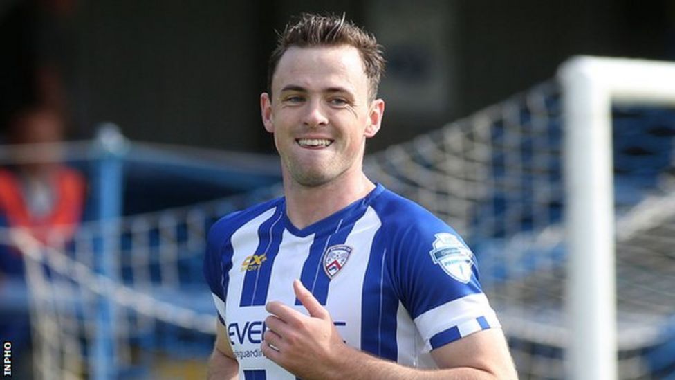 Darren McCauley collects player of month award for September - BBC Sport