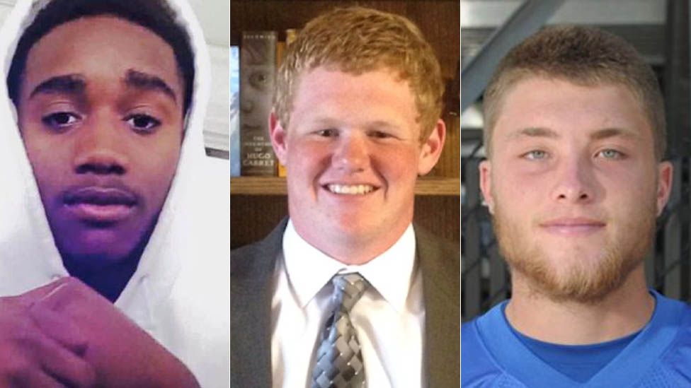 Seattle student dies after injury in American football game - BBC News