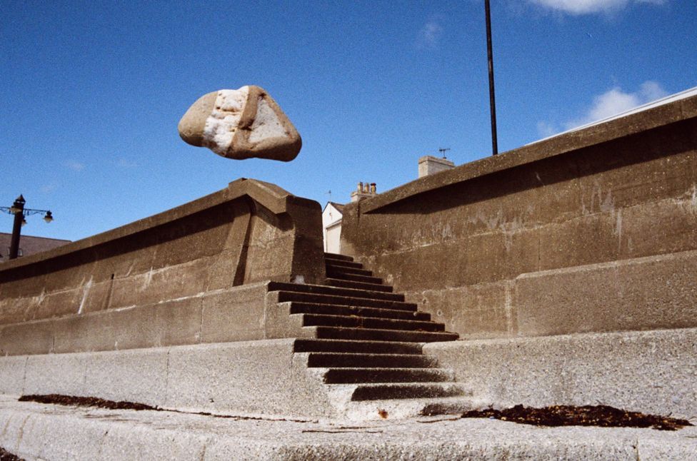 How stone poses became a surreal project - BBC News