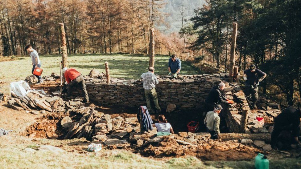 Soldier's cabin rebuilt as 'safe space' for veterans - BBC News