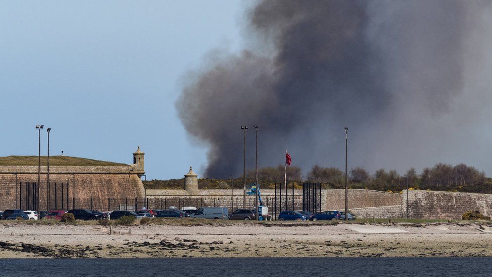 Wildfire breaks out during army training at fort - BBC News