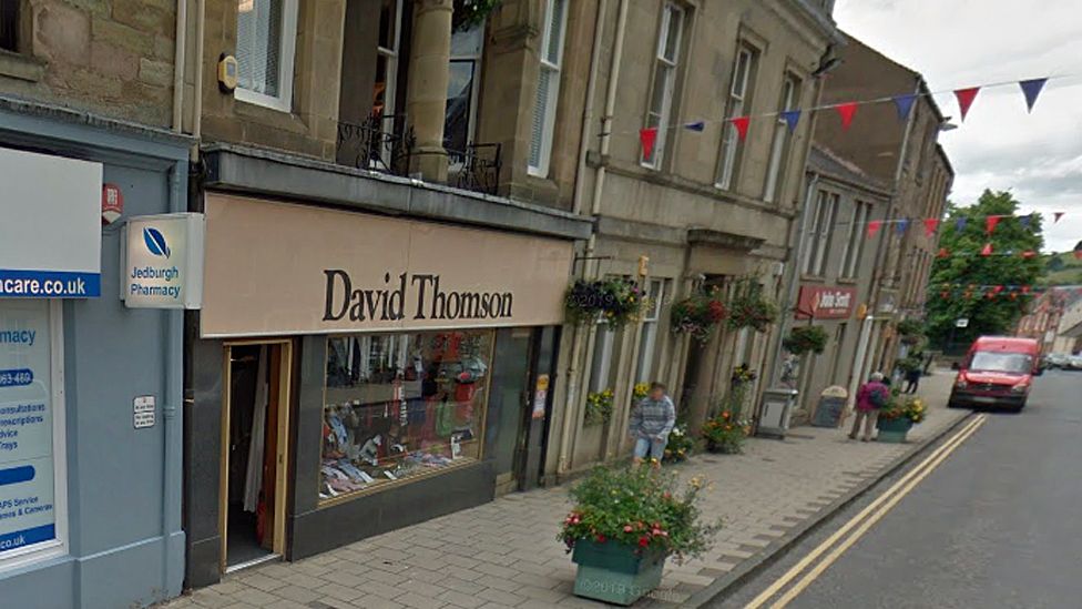 Designer clothing stolen in Jedburgh store break-in - BBC News