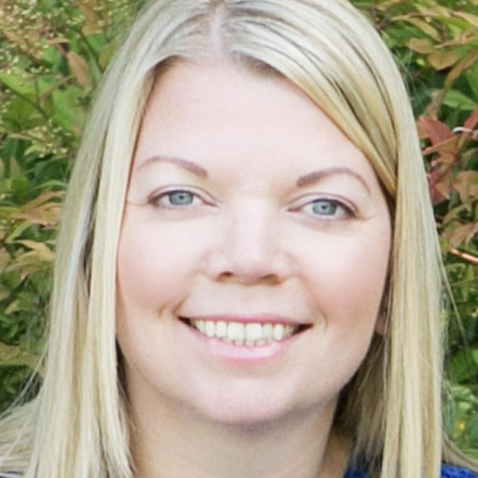 'How learning a foreign language changed my life' - BBC News