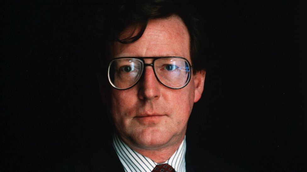 David Trimble: Bill Clinton hails him a leader of courage - BBC News
