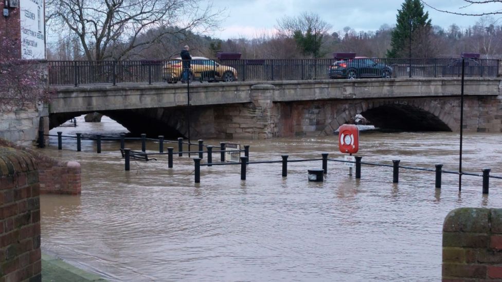 River Severn flooding: Severe warnings for Bewdley and Ironbridge ...
