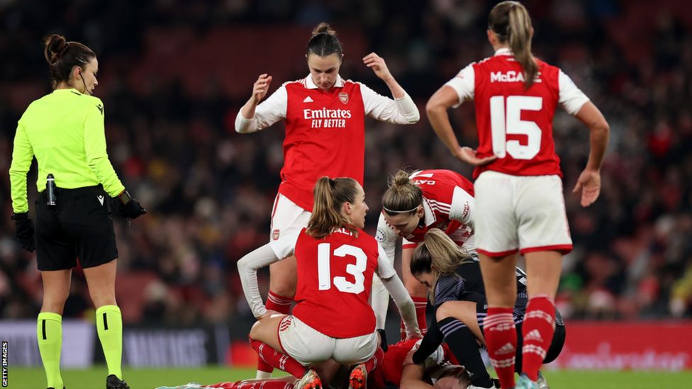 'We're seeing a tsunami of ACL injuries in women's football' - BBC Sport