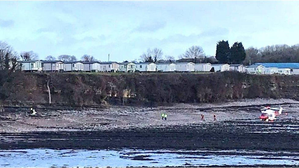 Casualty airlifted after cliff fall in Lavernock, Penarth - BBC News