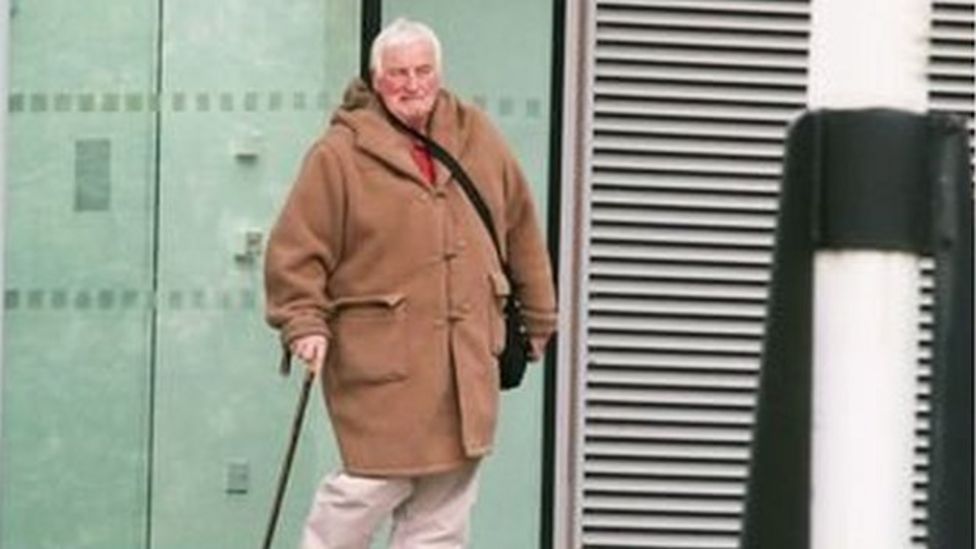 'Abhorrent' Wrexham paedophile gang targeted vulnerable - BBC News