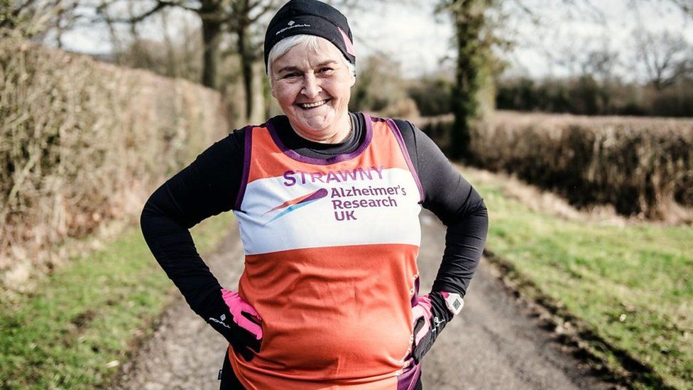 Sue Strachan's 'brutal' London Marathon - BBC News