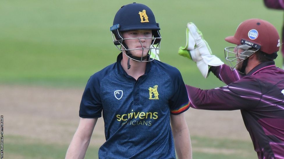 Dan Mousley: Warwickshire batter extends deal until 2025 - BBC Sport