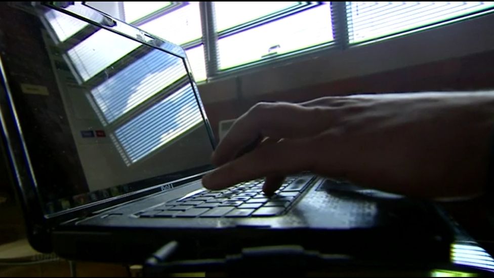 Newry man Alexander McCartney faces 193 'catfishing' charges - BBC News