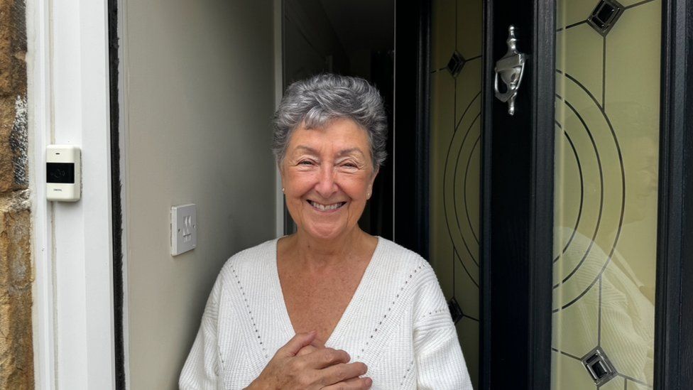 Humshaugh villagers upset as Walwick Hall closes to public - BBC News