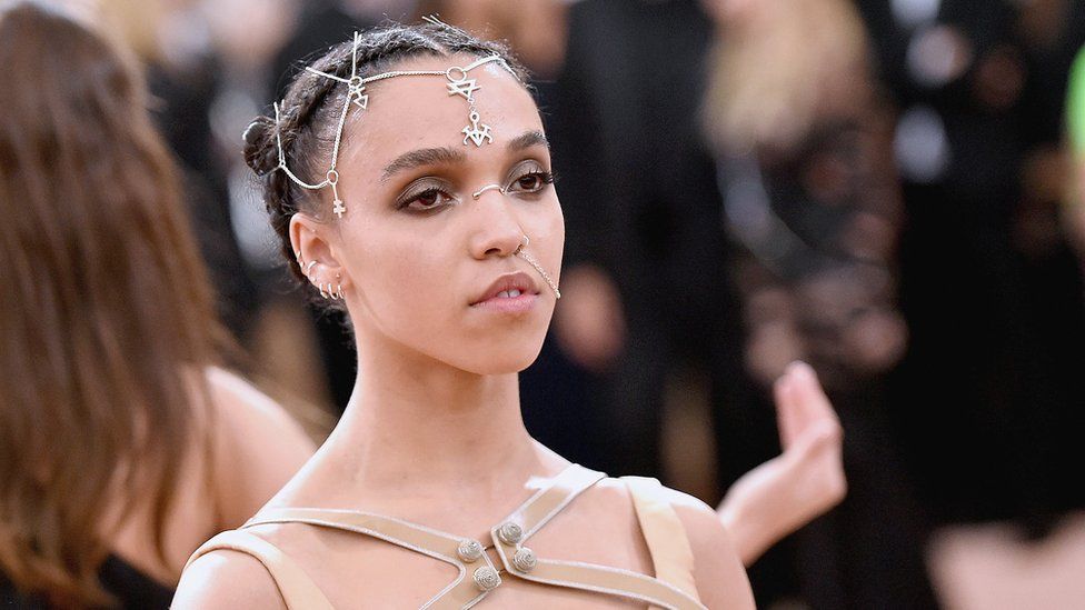 FKA twigs: Uterus tumours knocked my confidence as a woman - BBC News