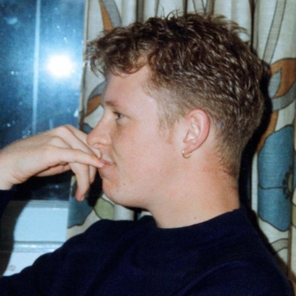 Arweinydd Llafur nesaf: Pwy yw Jeremy Miles? - BBC Cymru Fyw