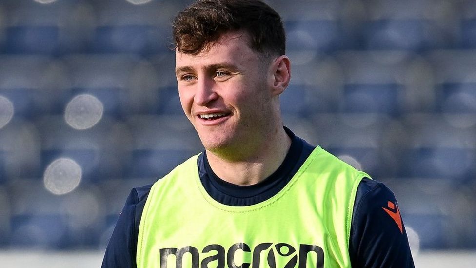 Bruce Houston: Cornish Pirates sign fly-half on one-year deal - BBC Sport