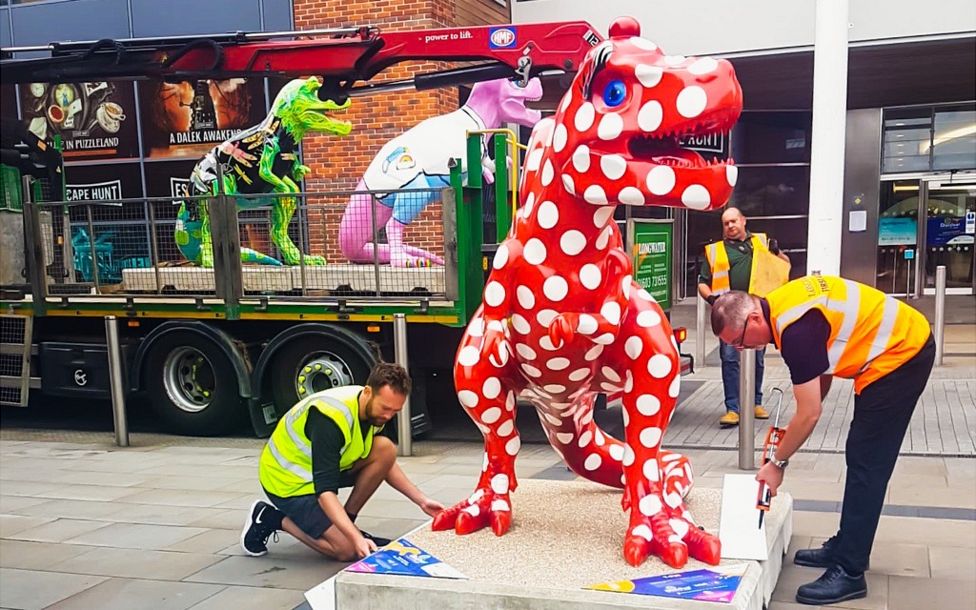 GoGoDiscover: Norwich T. rex dinosaur art trail roars into city - BBC News