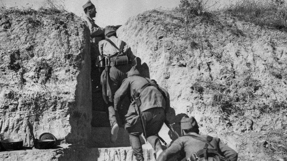 Merseyside Spanish Civil War volunteers honoured - BBC News