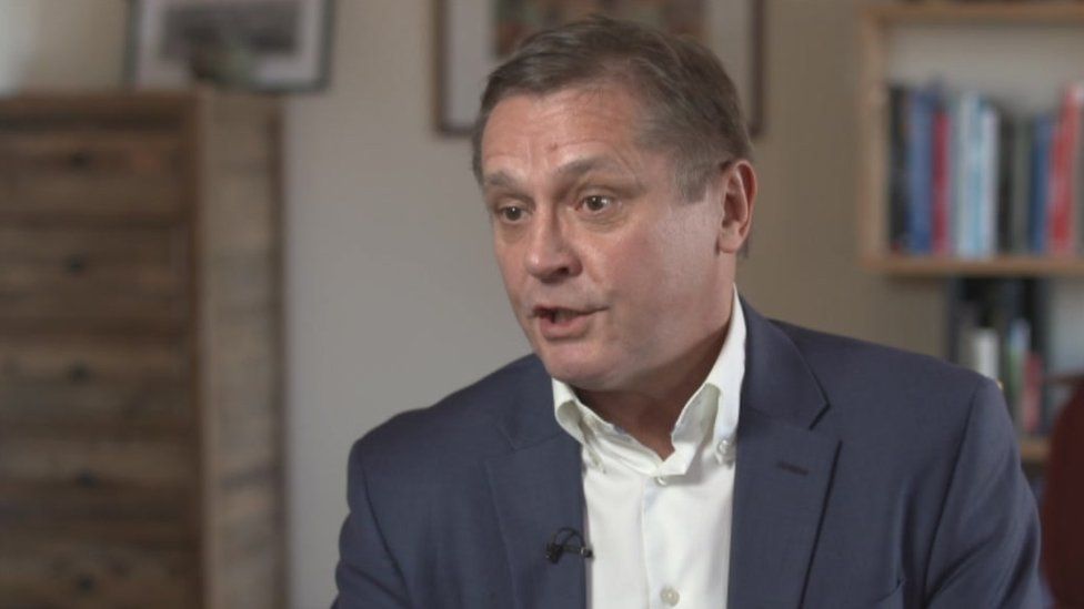 Senedd to be given vote on £1.4bn M4 relief road plans - BBC News