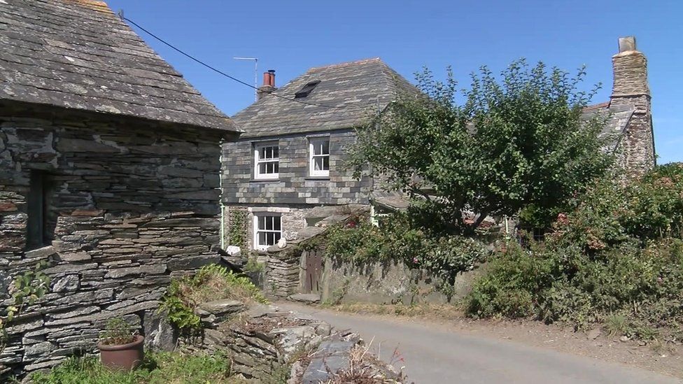 Row over sale plans for Cornwall's Trevalga estate - BBC News